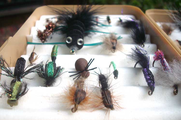 Using Thread To Make Fishing Flies | Mr X Stitch